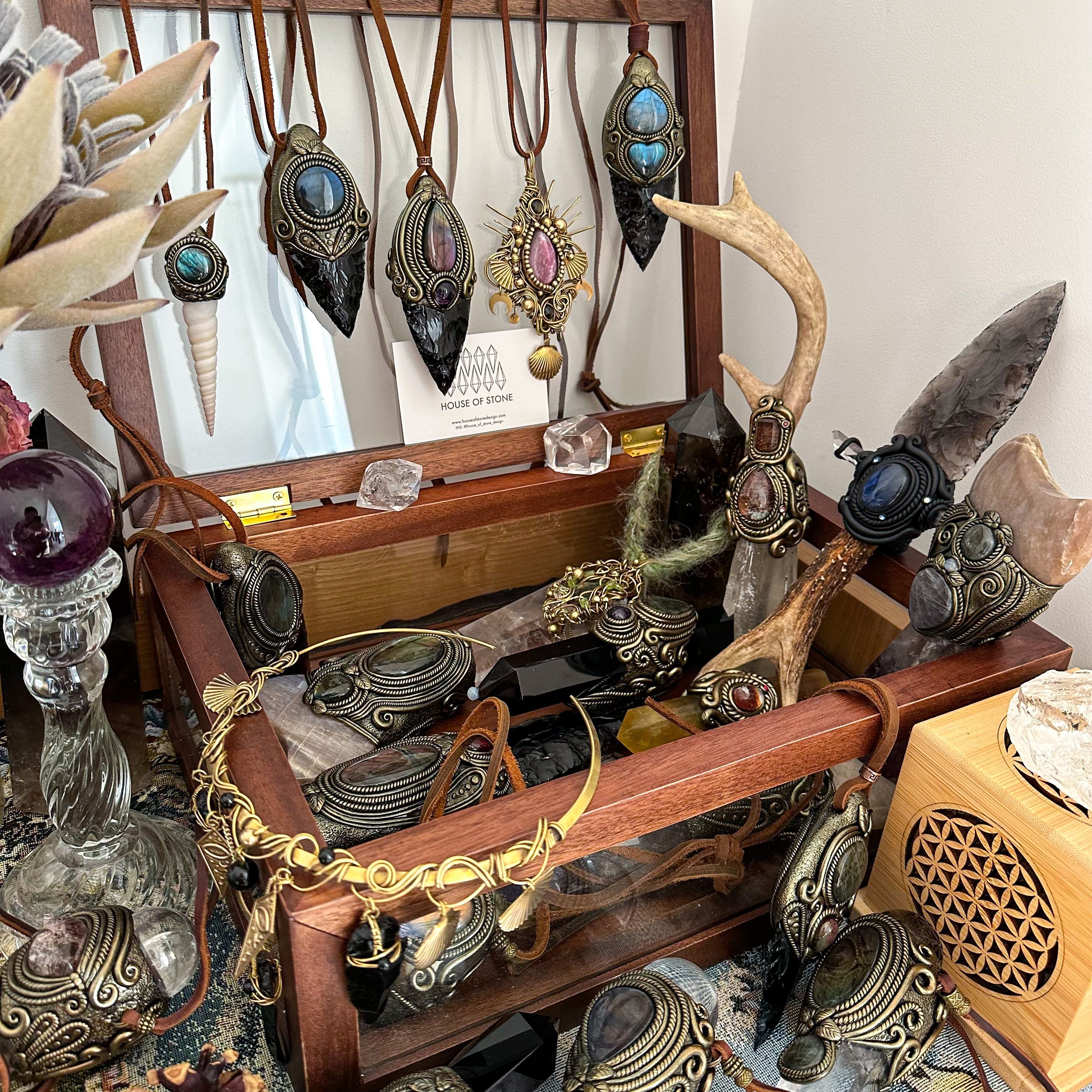 Handemade Crystal Crafts – House of stone